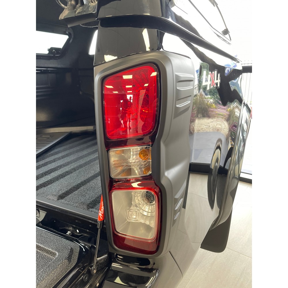 Maxliner MaxFender Flares - Painted Matte Black (Nissan Navara NP300 ...